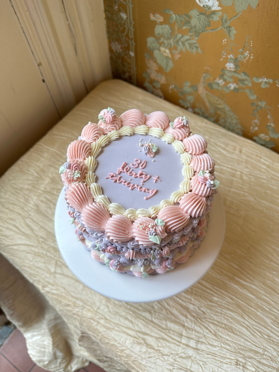 Round Vintage: Fine Lines & Flowers – New June Bakery